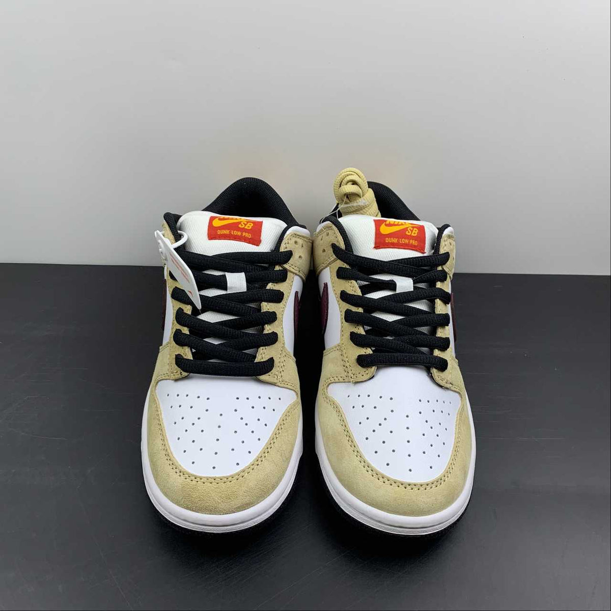 SB Dunk Low Pro White Varsity Crimson University Red 304292-161 ...